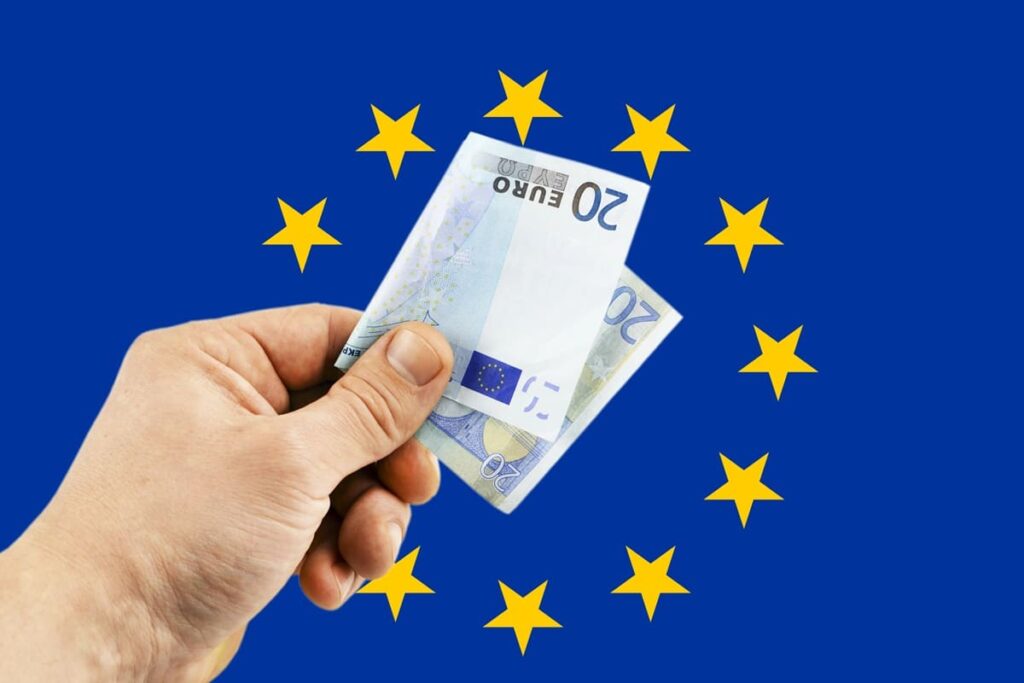 ETIAS: the fee for the upcoming electronic travel authorization to ...